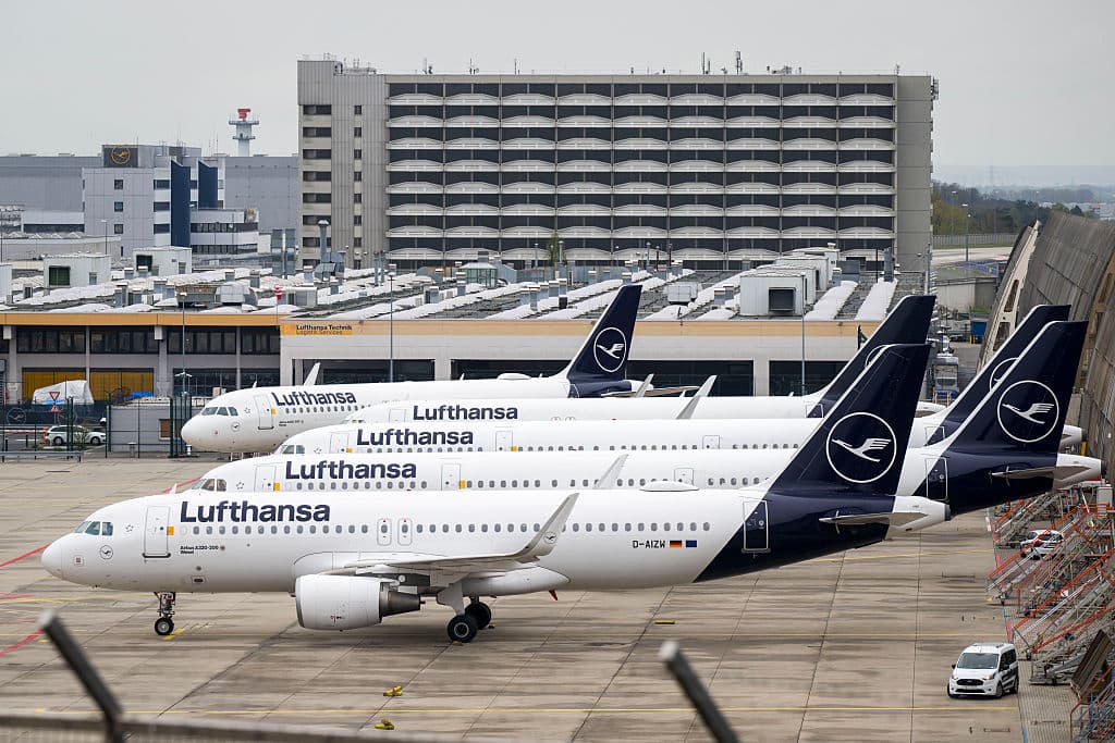 Major airline cancels hundreds of flights affecting 50,000 passengers