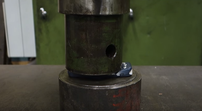 VIDEO: People are unsurprisingly enjoying videos of a hydraulic press ...