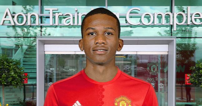 Manchester United complete Bohui signing - JOE.co.uk