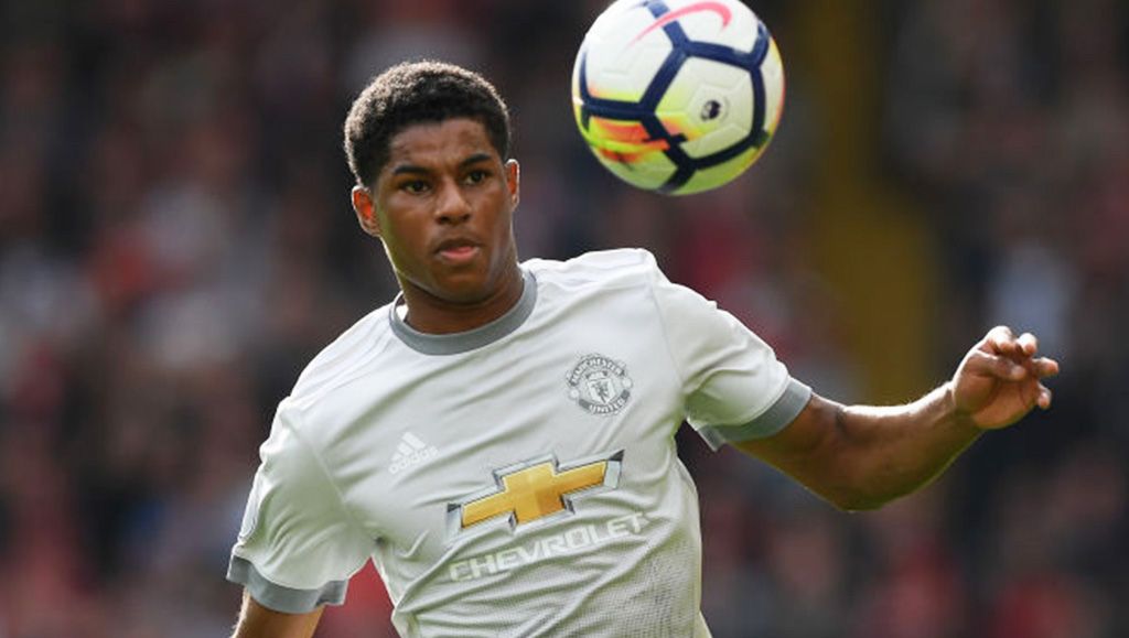 Manchester United will reportedly replace grey third kit with navy and ...