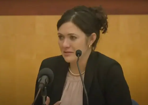 Woman who discovered nude photos of herself on stepdad's computer ...