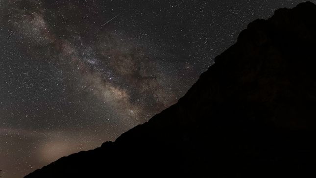 Body of water that's 12 billion years old found floating in space - JOE ...