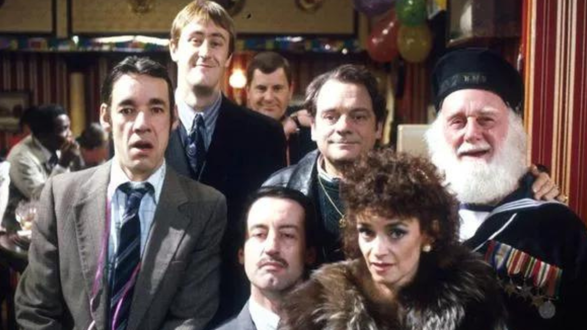 Only Fools and Horses star calls for 'controversial' banned episode to ...