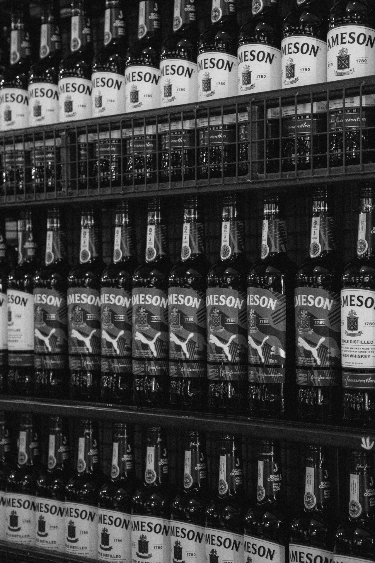 Irish football legends get behind the bar to serve up drinks at Jameson ...