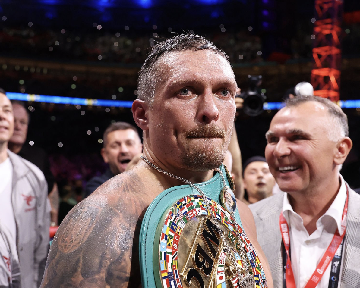 Oleksandr Usyk calls out four boxers minutes after knocking out Dubois