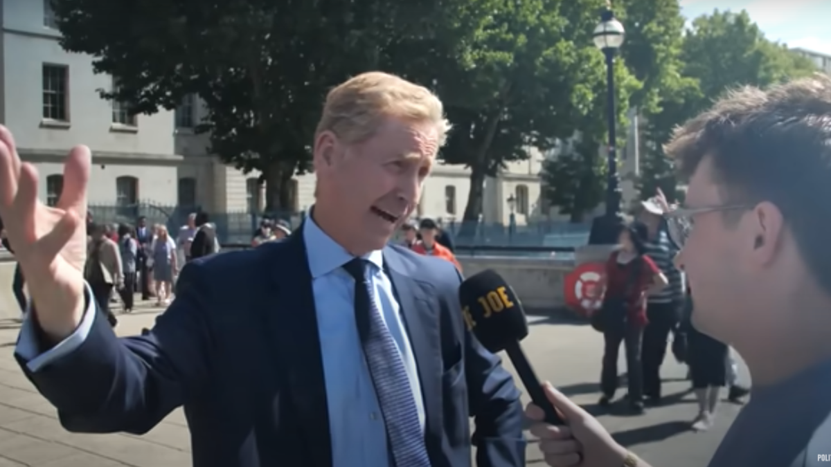 Riots break out in UK town after alleged sexual assault - JOE.co.uk