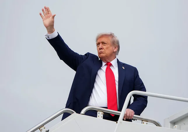 Internet fumes at viral pic of plane passenger’s ‘inconsiderate’ hair