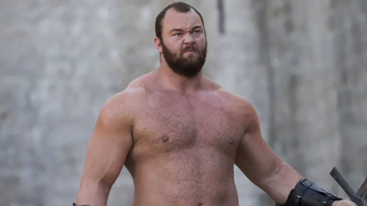 The 'world's tallest bodybuilder' makes The Mountain look tiny