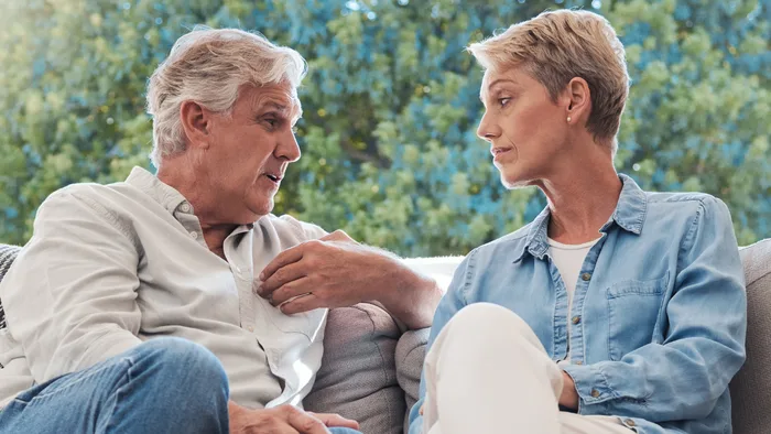 Expert reveals the top signs that expose someone as a liar - JOE.co.uk