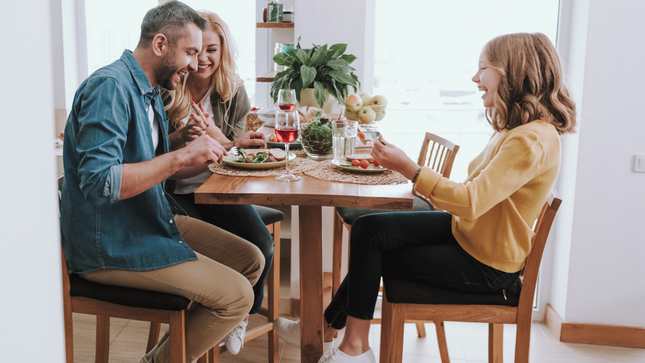 Family dinners falling out of fashion with 45% eating together less now ...